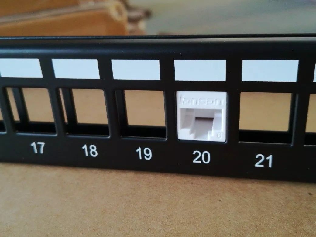 Lansan UTP Cat6 24 Port Patch Panel / Network Patch Panel With Dust Cover